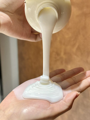 代胡伯N乌水润去屑/清盈柔顺洗发水525ml/瓶2瓶，年前发