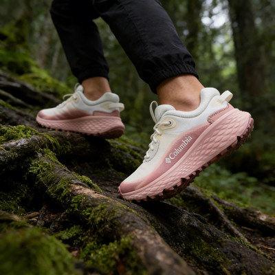 哥伦比亚女轻便缓震防滑徒步鞋