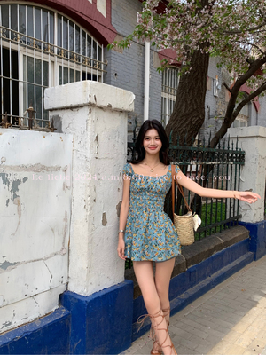 夏法式茶歇碎花显身材连衣裙