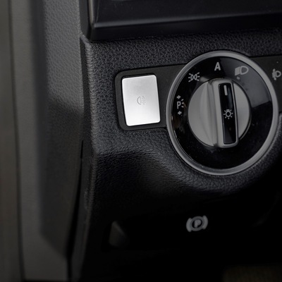 适用于奔驰改装C200 E260 GLK300 GLA CLA内饰大灯雾灯开关按键贴