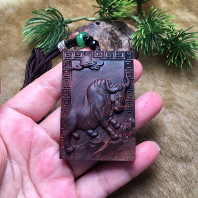 海南黄花梨木雕十二生肖牛牌项链吊坠木质精雕日进斗金护身车挂件