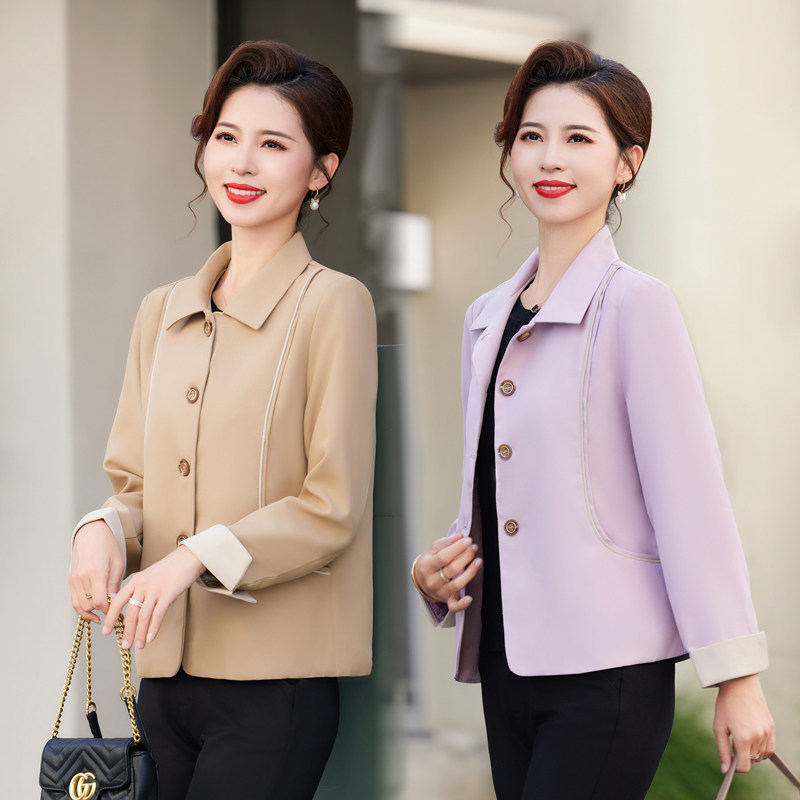 中年妈妈秋装外套上衣大码2024新款中老年春秋风衣女短款高贵套装