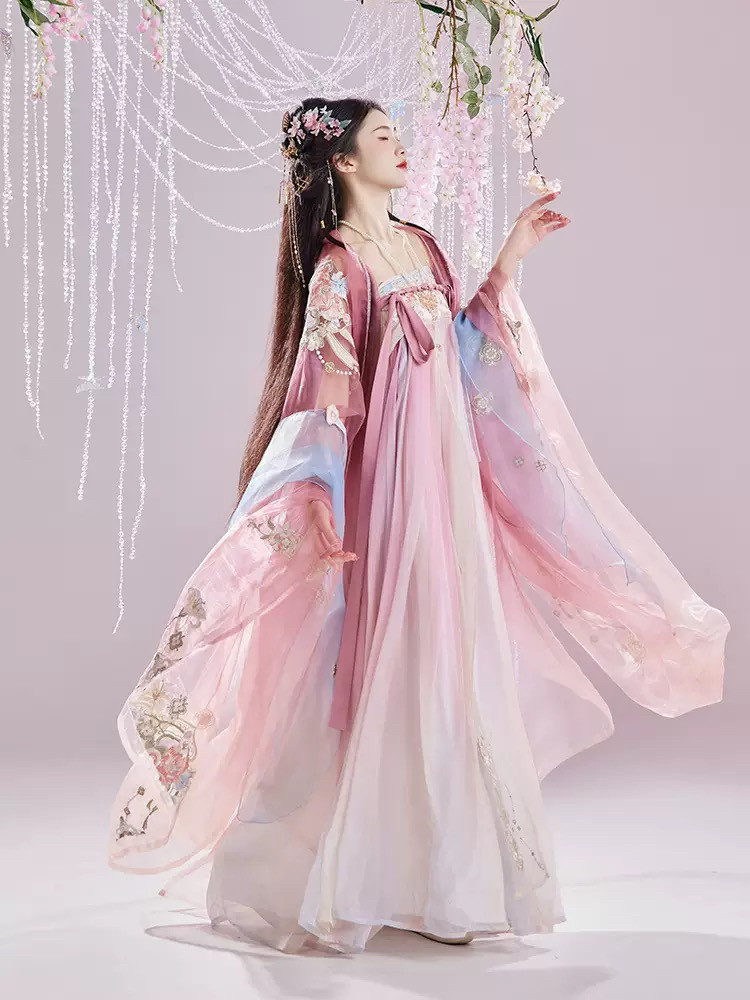 出租汉服伴娘服姐妹服日常拍照女刺绣诃子裙改良齐胸春秋款套装