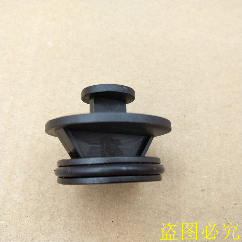适配重汽豪沃轻卡统帅悍将新款尿素箱盖子尿素箱内盖塑料内防漏塞