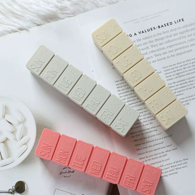 便携式一周7格盲文药盒长条分装收纳盒创意七天独立盖分装盒