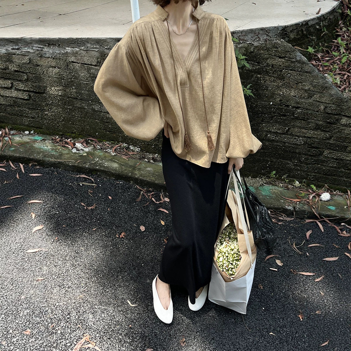 S家 日系26早秋新款纯色半开V领落肩褶皱炒色宽松衬衫百搭上衣女