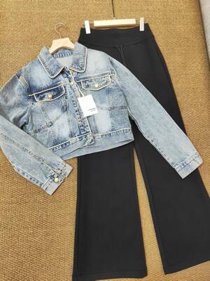 W23159款拼白边翻领短款牛仔外套