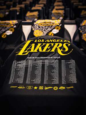 2026洛杉矶湖人队NBA赛程表同款T恤篮球比赛日历短袖经典收藏情侣
