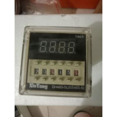 XINYANG数显双控循环时间继电器DH48S-S实物拍摄