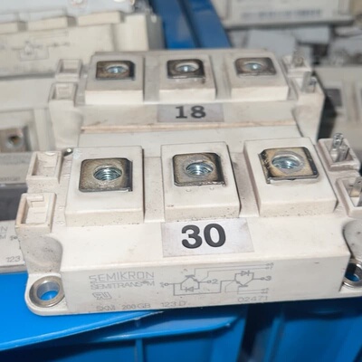 SKM200GB123D原字拆机。已测试功能包好出售。成色还--议价商品