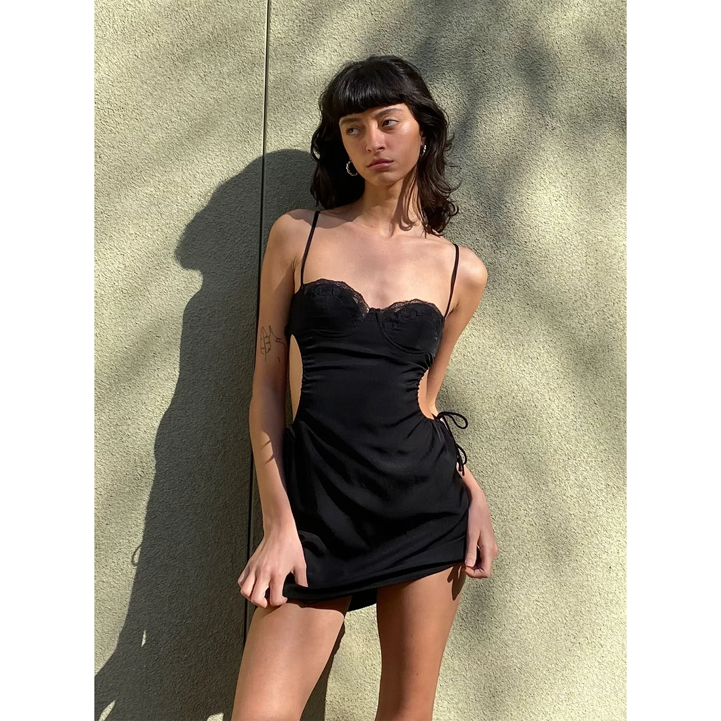 澳洲单PP小众设计性感辣妹蕾丝拼接镂空露腰修身吊带连衣裙A7-1
