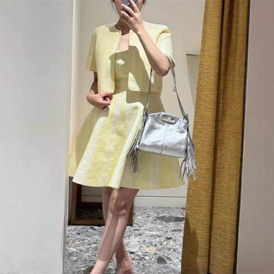 法单M家 26早春法式淡黄色圆领提花短袖针织开衫吊带连衣裙