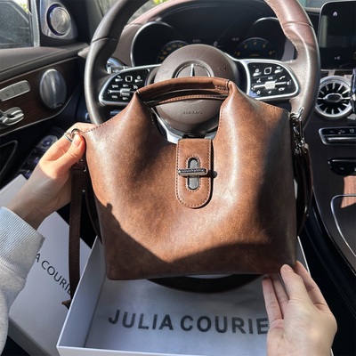 JULIACOURIER真皮水桶包折扣