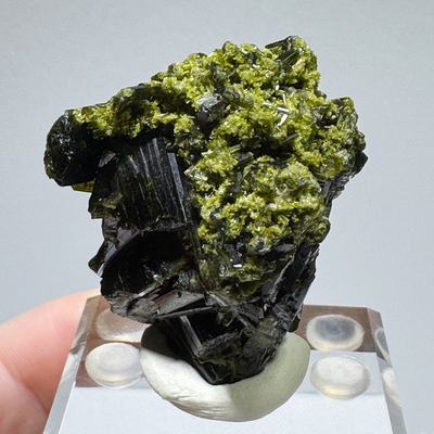 天然绿帘石原石矿标水晶共生标本