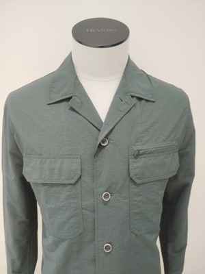 TRANDS休闲衬衫.意大利面料商LORO PIANA的羊毛锦纶混纺面料。