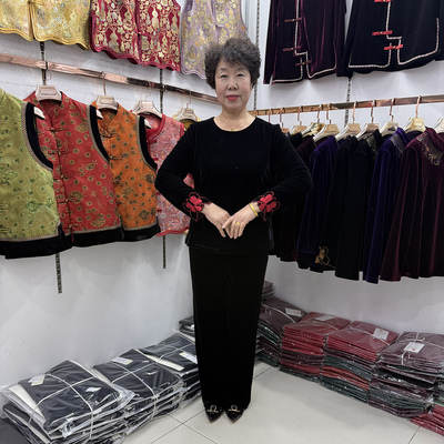 【推荐款】妈妈春秋圆领刺绣丝绒时尚长袖打底衫百搭内搭休闲套装