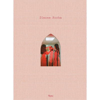 爱尔兰时装设计师SimoneRocha