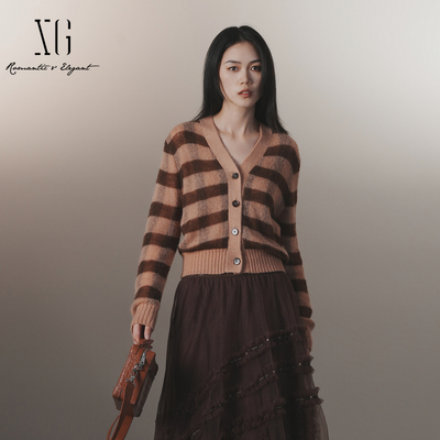 xg雪歌撞色条纹V领针织衫女2024冬新款简约温柔开衫XJ411053B172