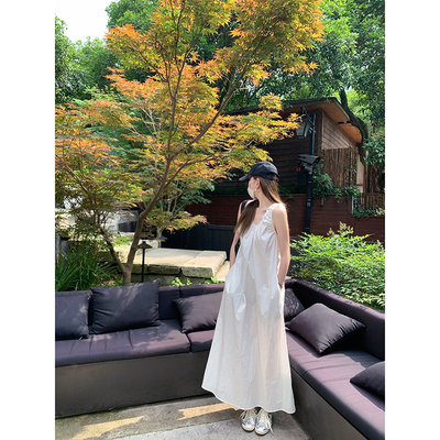 大小姐77 夏日限定白月光轻盈灵动机理清透感V领白色长款连衣裙