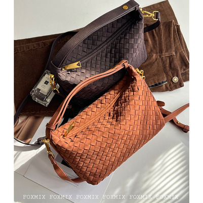 秋冬新款美拉德编织hobo枕头包