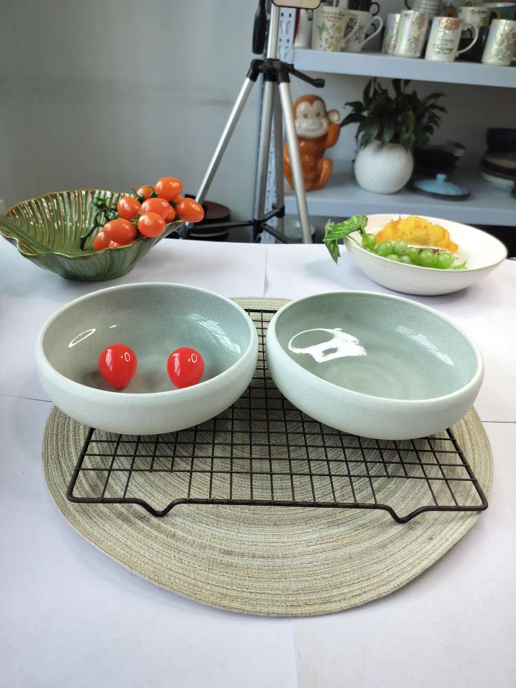 六点五英寸深钵碗两个