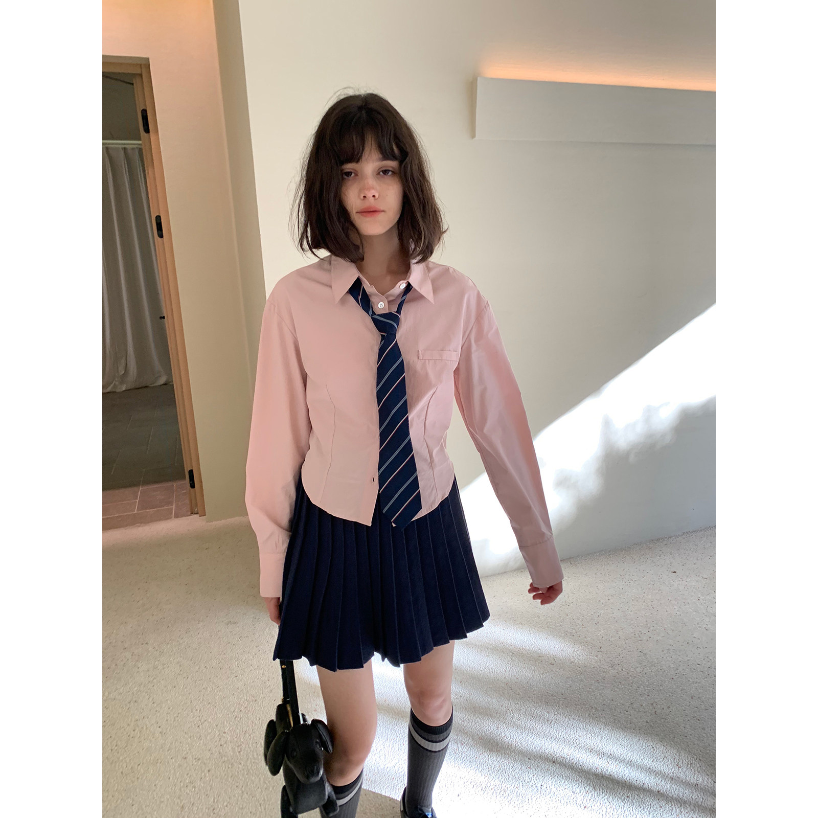 KERNEL COSMOS 23SS美式小众设计感短款小个子内搭长袖收腰衬衫_虎窝淘