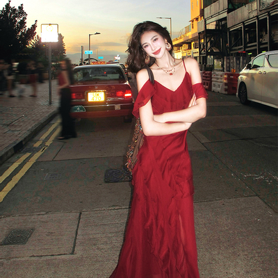 法式复古荷叶卷边吊带红色连衣裙