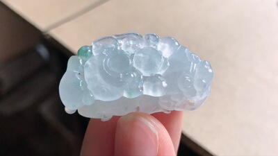 缅甸天然翡翠A货冰透飘花貔貅，招财，36.7-19.2-11.6，15.24g