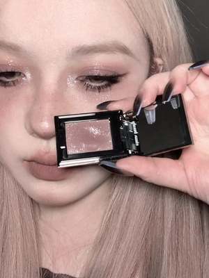 亚裔蛇女 颓丧厌世烟熏灰粉 RC朱栈多用粉水晶粉爆闪眼影高光细闪