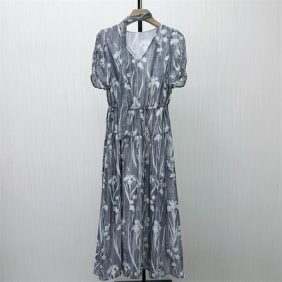 图●2026夏季新品 法式v领连衣裙女气质显瘦小清新a字茶歇裙4051