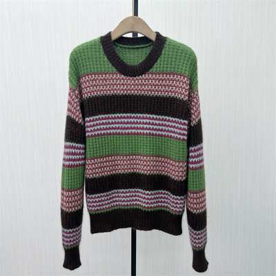 C●2025冬季新品 v领条纹针织衫女宽松慵懒风套头打底毛衣2556