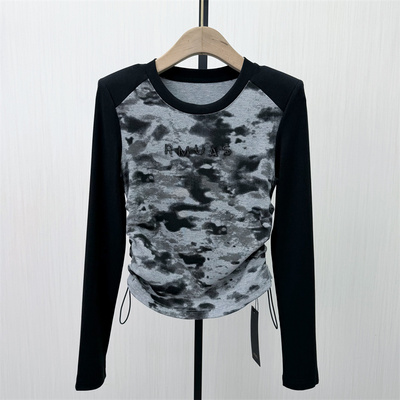 乂●2026春季新品 长袖印花T恤女弹力修身显瘦套头打底上衣2462