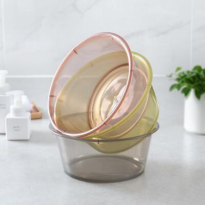 Round transparent plastic basin for home use, suitable for w