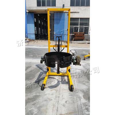 小型电动油桶搬运车 塑料油桶铁通提升机 仓库堆放翻转式运油车