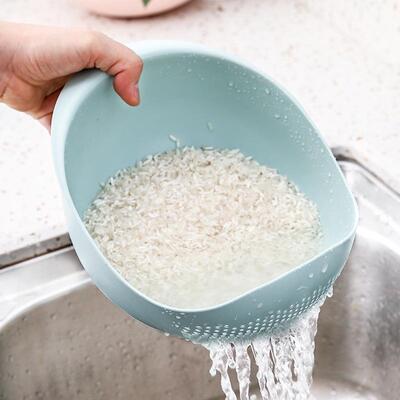 Multifunctional Rice Washing Tool: A rice washing sieve and