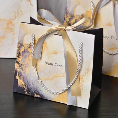Gift bags, gift carrying bags, clothing bags, candy packagin
