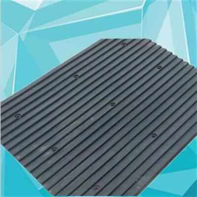 下坡缓冲垫减震垫防滑地下实心减噪板坡道减速带板橡胶噪带防
