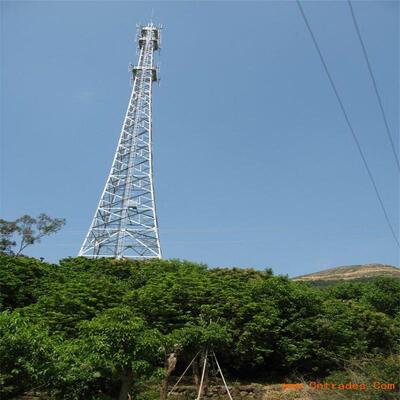 河北景县广川铁塔厂家直销各种通讯塔，钢结构通信自立塔