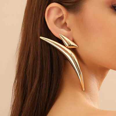Triangle curved personalized earrings with pointed earrings