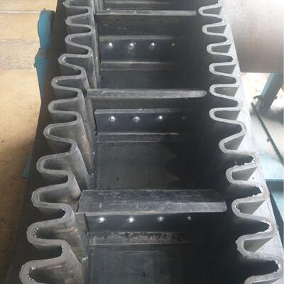 大倾角输送带波状挡边耐400度高温橡胶输送带耐灼烧耐腐蚀挡边带