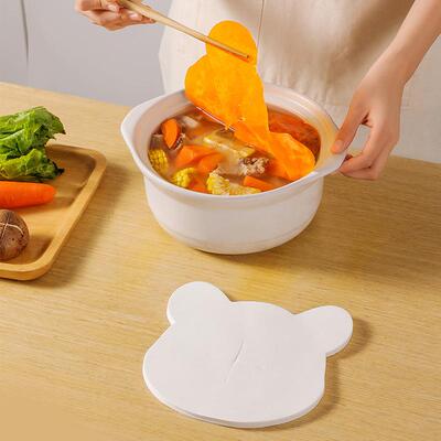 Oil-absorbing paper specifically for kitchen use, ideal for