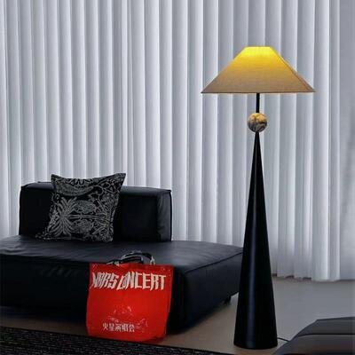 意式简轻奢厅落地灯沙发边角氛围装饰摆件PUN客设代计师卧室现极