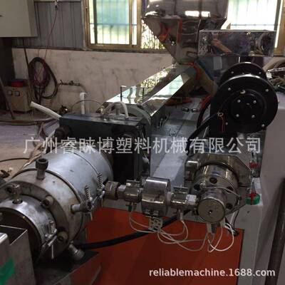 PP蜂巢板设备高速PP管材挤出机