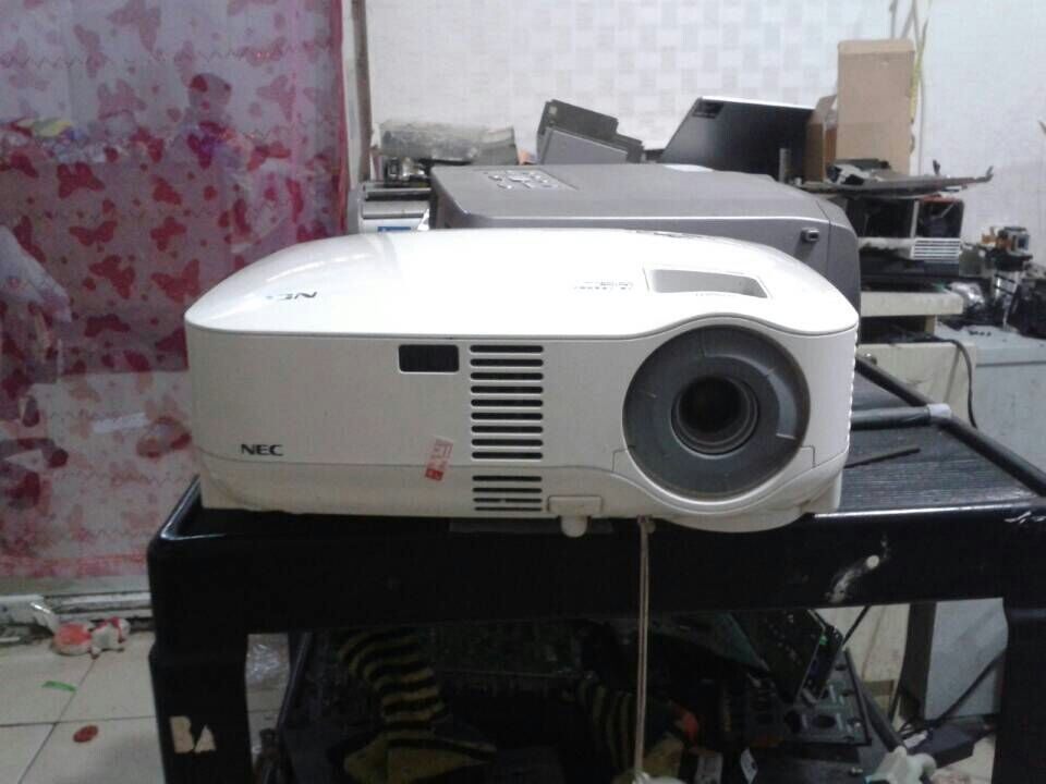 二手投影机投影仪NEC VT695+家用色彩高清办公培训婚庆包邮_虎窝淘