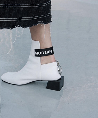 韩国设计师拼色黑白字母中跟短靴