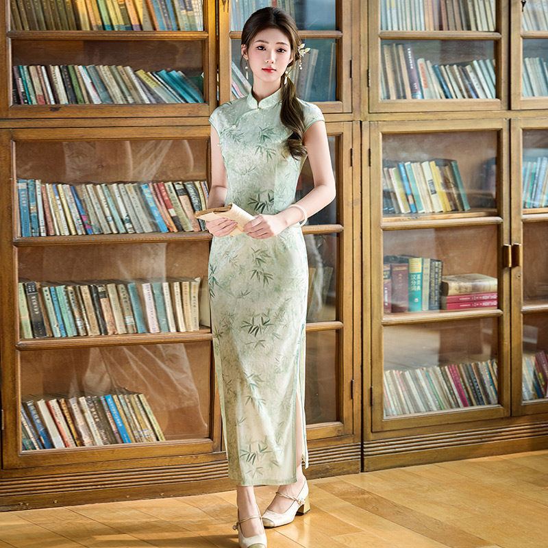 26绿色国风新中式无袖长款旗袍改良年轻款2026新款女级感短袖夏季