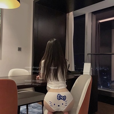 kitty出击！可爱纯欲夏季薄款无痕内裤女舒适提臀卡通中腰三角裤