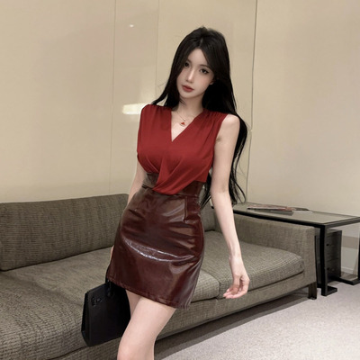 欧美2026跨境外贸级感名媛风深V领拼接皮裙连衣短裙