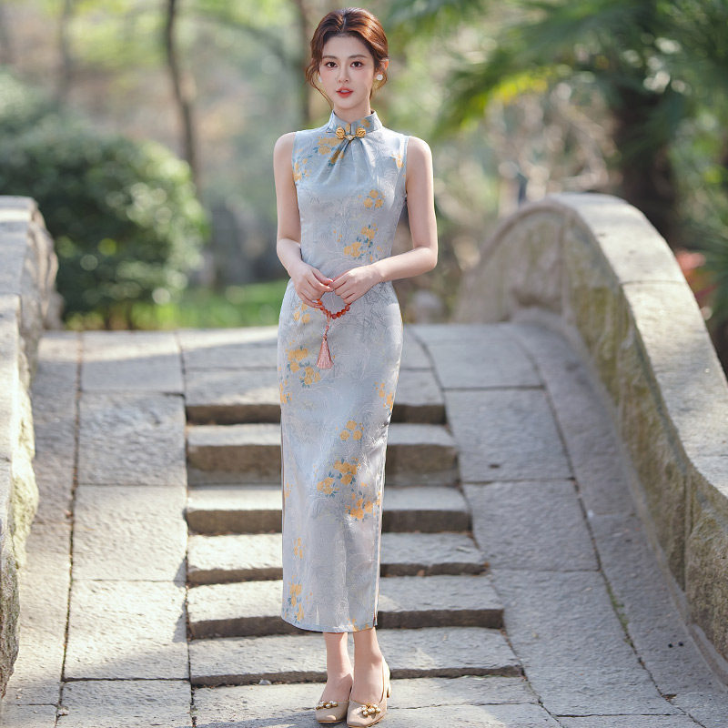 蓝色无袖国风新中式长款旗袍改良年轻款2026新款女级感礼服夏季