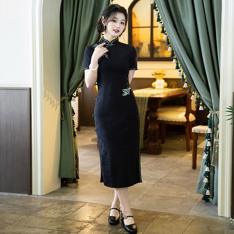 26刺绣黑色国风新中式长款旗袍改良年轻款2026新款女级感短袖夏季